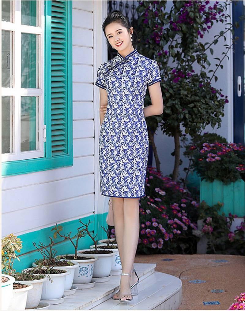 Hangzhou Qīnghuācí Linen Short Qipao