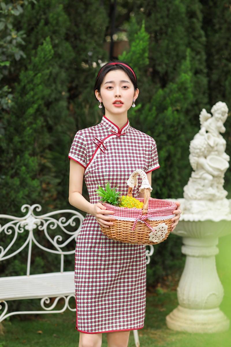 Hangzhou Red Plaid Cotton Short Qipao